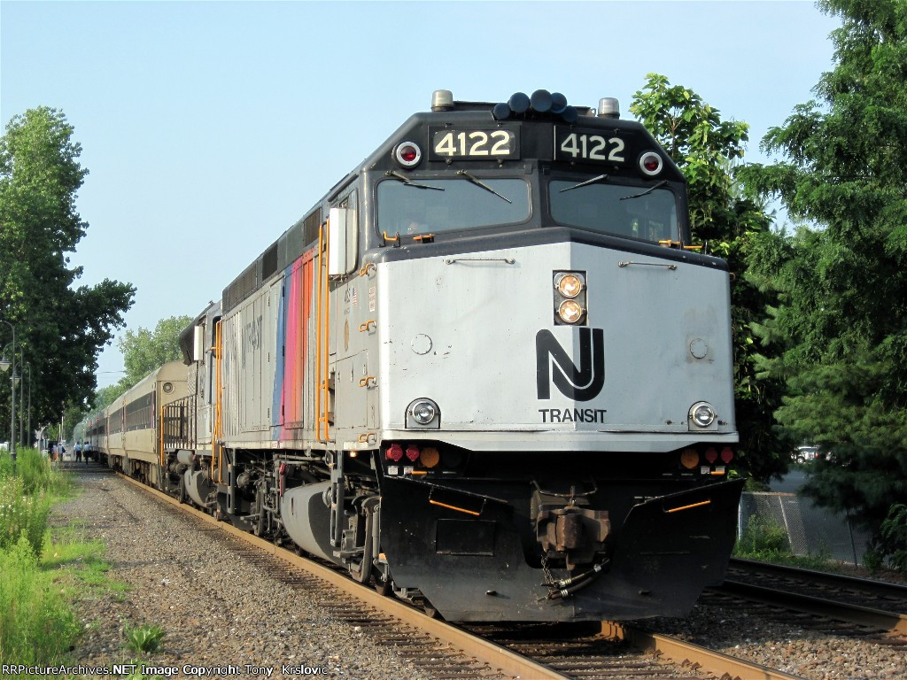 NJT 4122 Station Stop